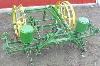Used Farm Tractors for Sale: 2 Row John Deere Planter (2004-01-14 ...