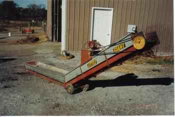 Used Farm Tractors for Sale: 16' Little Giant Corn Elevator (2004-01-19 ...