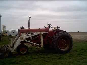 Used Farm Tractors for Sale: Farmall 706 W/Ih 1701 Loader (2004-01-24 ...