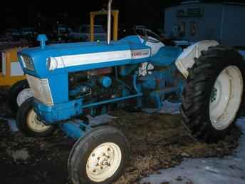 Used Farm Tractors for Sale: 1968 Ford 5000 Hi Utility (2004-02-21) - Yesterday's Tractors