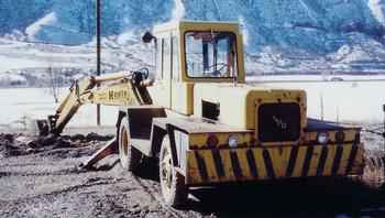 Used Farm Tractors for Sale: Hopto Digger (2004-02-21) - Yesterday's ...