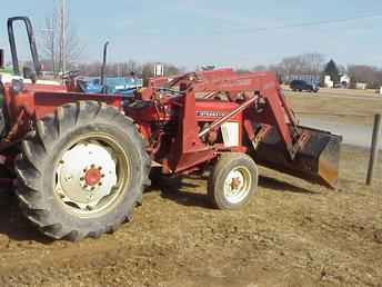Used Farm Tractors for Sale: Ih 464 With Loader (2004-02-22 ...