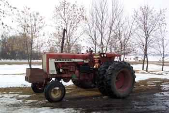 Used Farm Tractors for Sale: Ih 806 (2004-02-29) - Yesterday's Tractors
