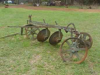 Used Farm Tractors for Sale: Early John Deere Disk Plow (2004-03-24 ...