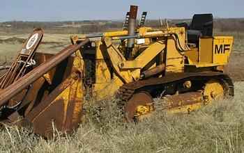 Used Farm Tractors for Sale: Massey Ferguson MF-200 Crawler (2004-03-25 ...