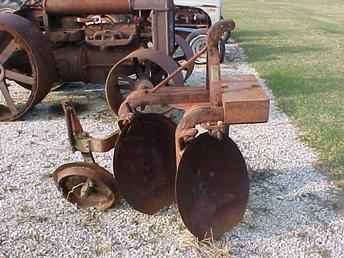 Used Farm Tractors for Sale: Dearborn Disc Plow (2004-03-29 ...