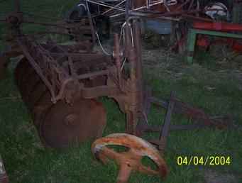 Used Farm Tractors for Sale: John Deere Disc Plow (2004-04-05 ...