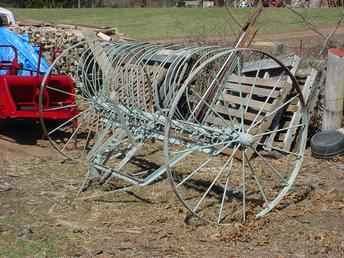 Used Farm Tractors for Sale: Horse Drawn Dump Rake $25. (2004-04-10 ...