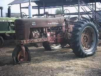 Used Farm Tractors for Sale: Farmall 400D (2004-04-22) - Yesterday's ...