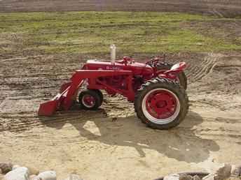 Used Farm Tractors for Sale: 1953 Farmall Super M W/ Loader (2004-05-13 ...