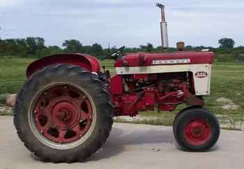 Used Farm Tractors for Sale: Farmall 340 (2004-05-17) - Yesterday's ...