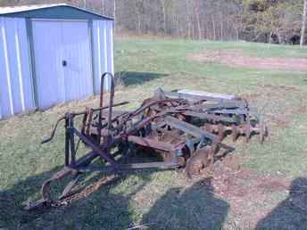 Used Farm Tractors for Sale: Old Pull Type Disc (2004-05-24 ...