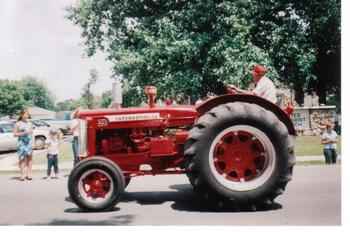 Used Farm Tractors for Sale: International 650 Diesel (2004-07-01 ...