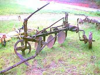 Used Farm Tractors for Sale: Case 3 Bottom Disc Plow (2004-07-31 ...