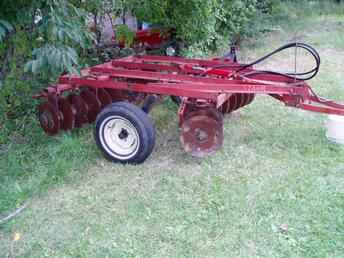 Used Farm Tractors for Sale: Ih 8', Model 350 Wheel Disk (2004-08-12 ...