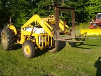 Used Farm Tractors for Sale: Massey Ferguson 202 W/ Loader (2004-08-25 ...