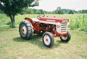 Used Farm Tractors for Sale: International 240 Utility (2004-08-25 ...