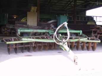 Used Farm Tractors for Sale: Antique John Deere 12' Disk (2004-09-03 ...