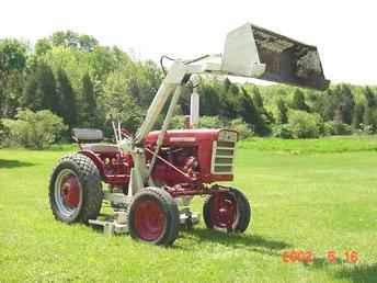 Used Farm Tractors for Sale: 1961 Farmall 140 W/Loader (2004-09-21 ...