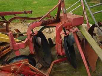 Used Farm Tractors for Sale: Dearborn Disc Plow (2004-10-07 ...