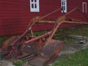 Used Farm Tractors for Sale: New Idea-Horn Loader (2004-10-21 ...