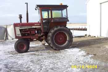 Used Farm Tractors for Sale: Ihc 806 (2005-01-02) - Yesterday's Tractors