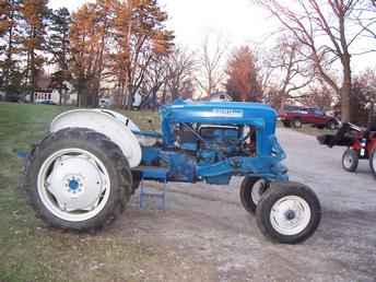Used Farm Tractors for Sale: Mid-1960'S Ford 2000 Tractor (2005-01-21 ...