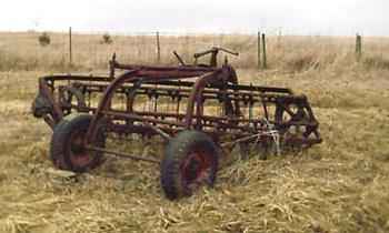 Used Farm Tractors for Sale: New Idea 400 Hay Rake (2005-02-14 ...