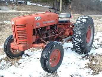 Used Farm Tractors for Sale: Ih 300 Utility (Farmall) (2005-03-14 ...