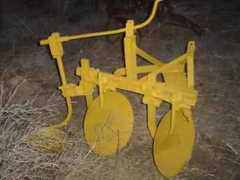 Used Farm Tractors for Sale: Case Mounted Disc Plow (2005-03-29 ...