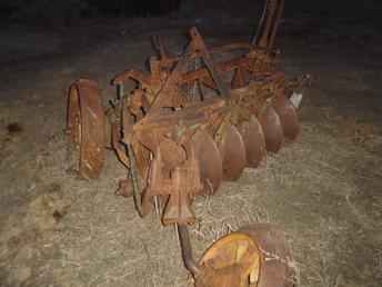 Used Farm Tractors for Sale: Case Pull Type Disc Plow (2005-03-29 ...